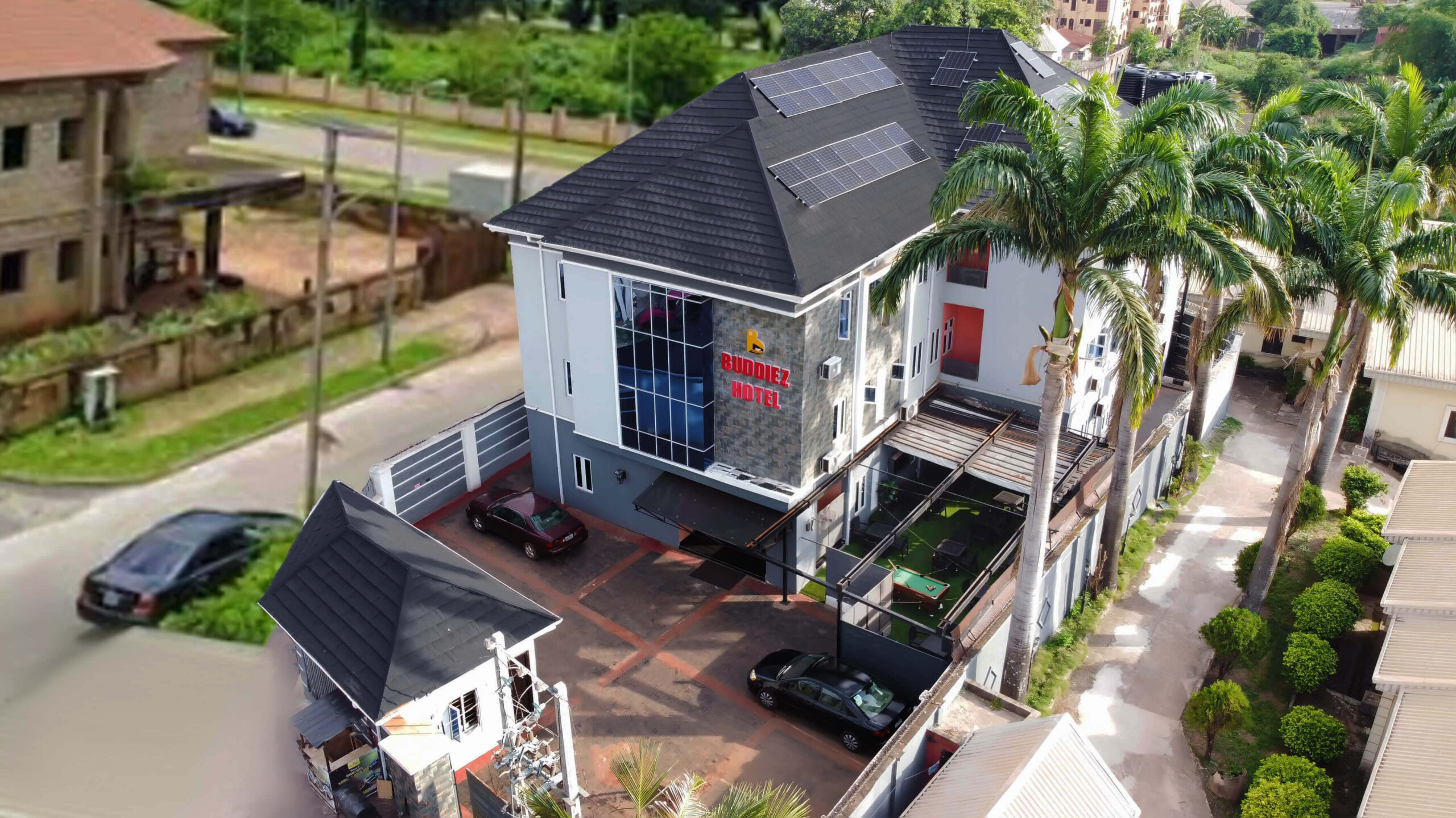 Buddiez Hotel – Hotel